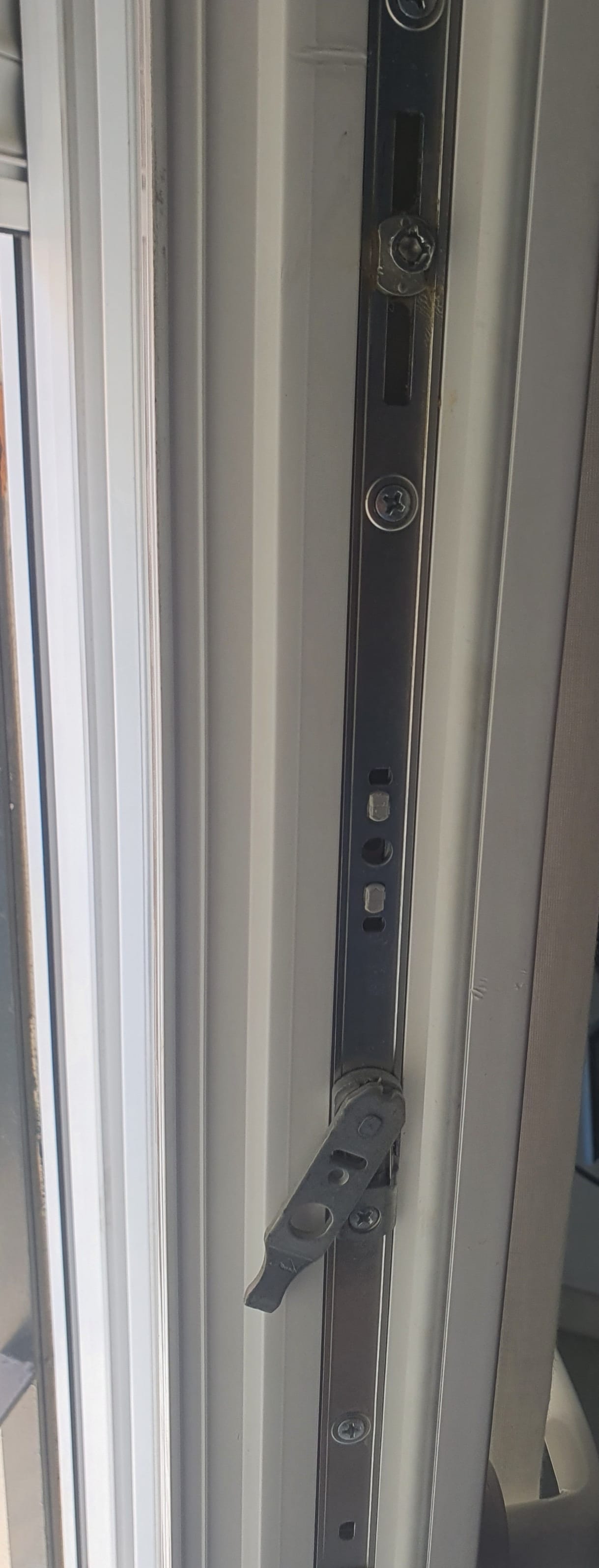 Puertas Kommerling: ajustes presión maneta - Carpintería - Todoexpertos.com